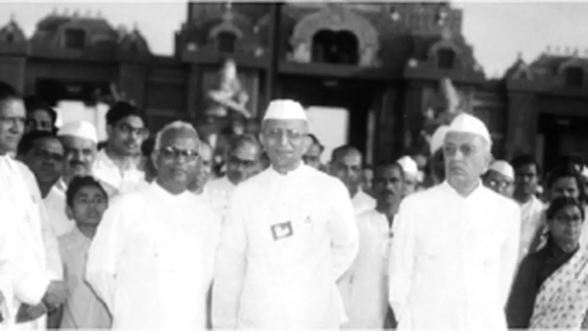In 1955, the Avadi session of the Indian National Congress established ...